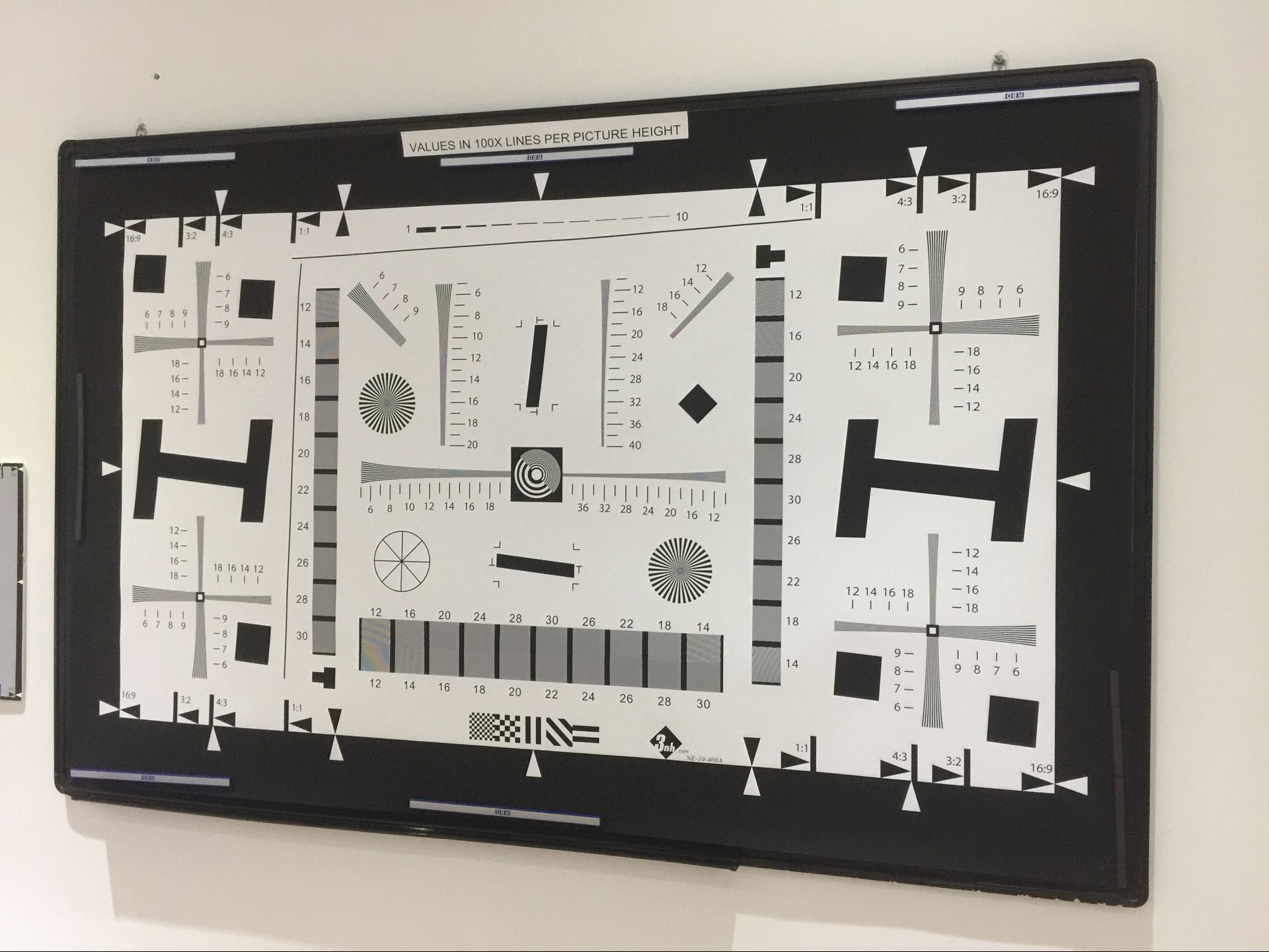 ISO 12233 Standard 4000 Lines CCTV Camera Resolution Chart 2x NE-10 ...